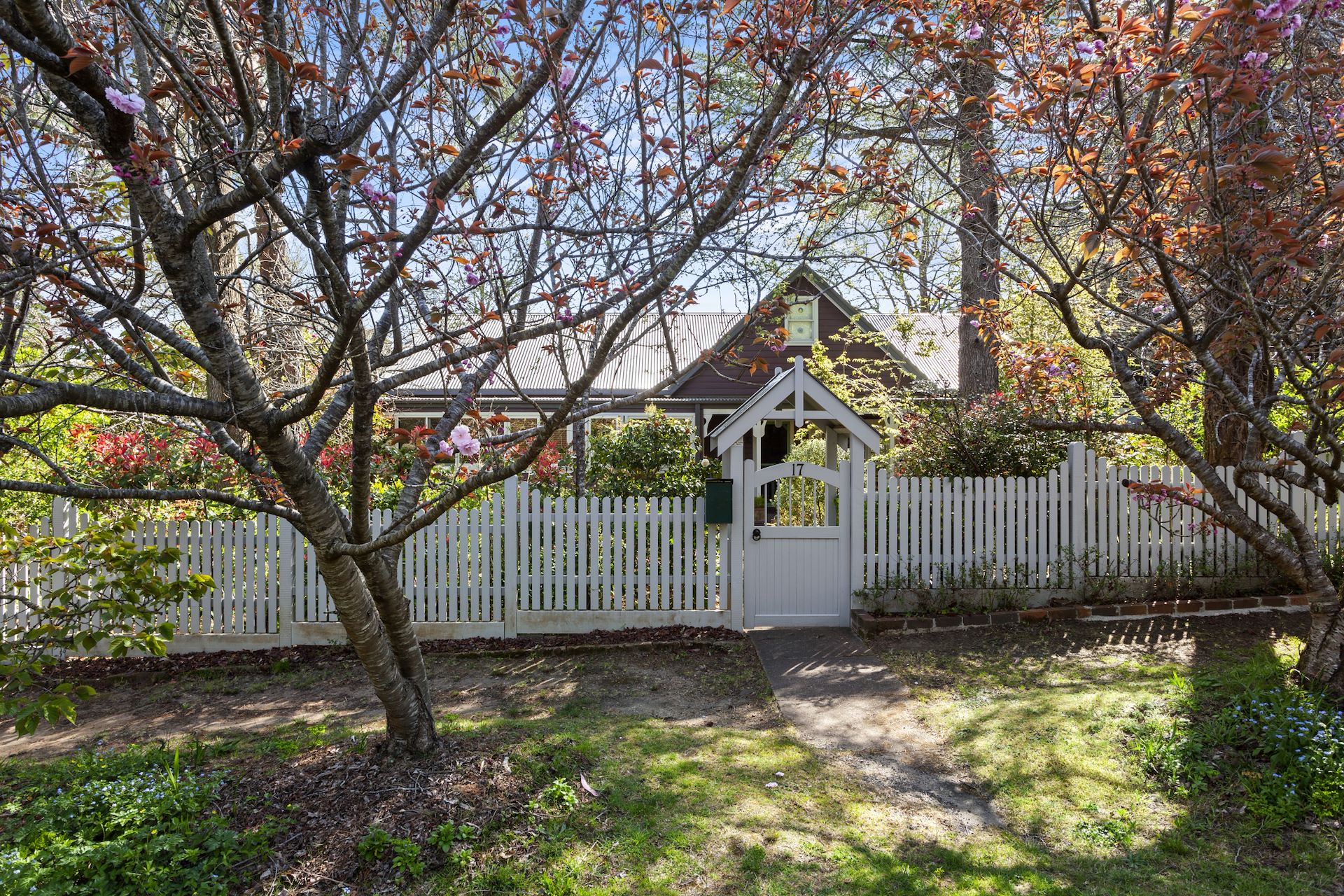 17 Victoria Street, Leura, NSW 2780