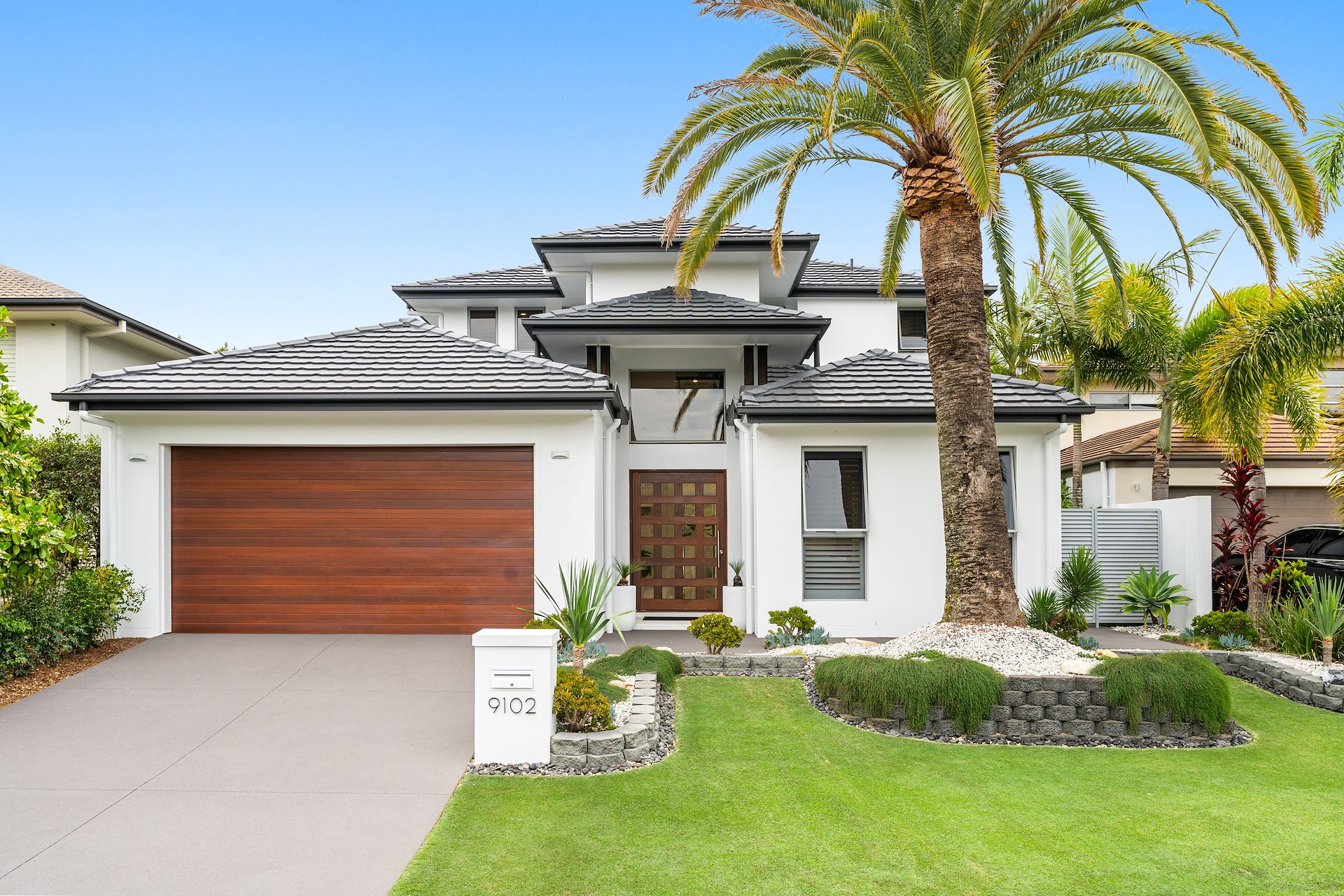 9102 Peter Senior Drive, Hope Island, QLD 4212